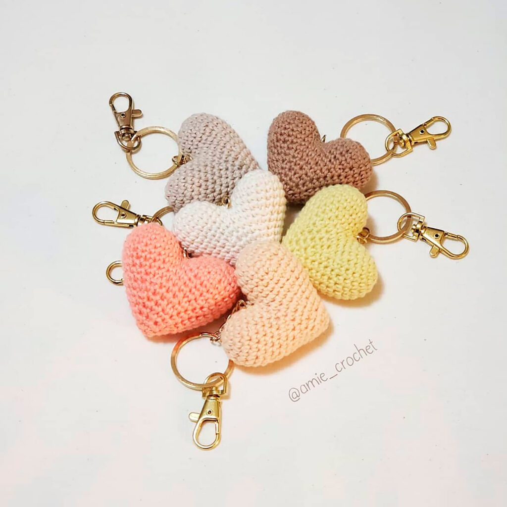 Llaveros de Corazón (12 unds) - Amie Crochet